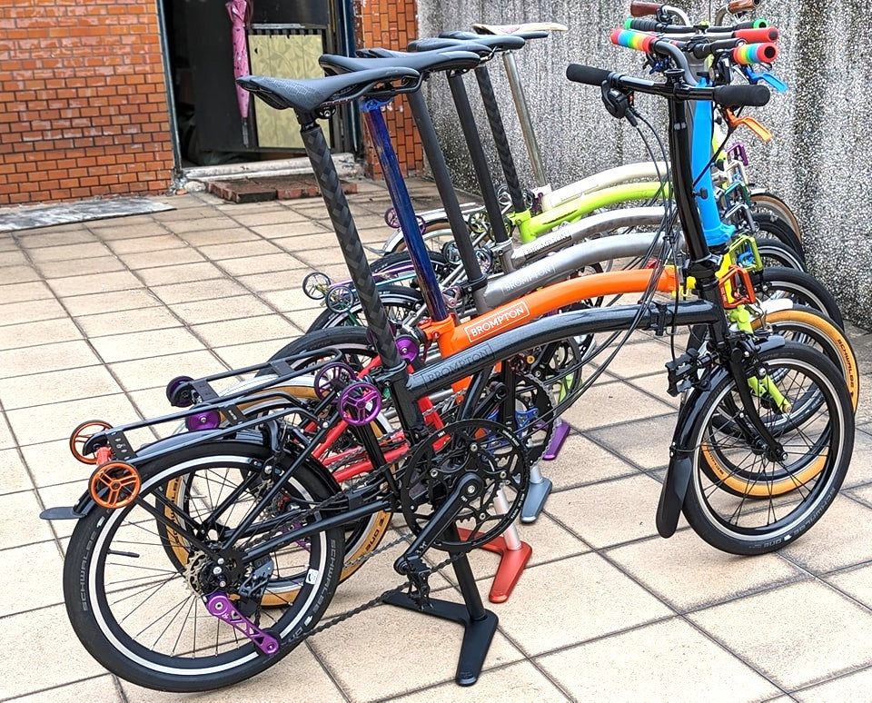 H&H V3 Lightweight NoKick Show Stand for Brompton Bicycle – Fantastic4Toys